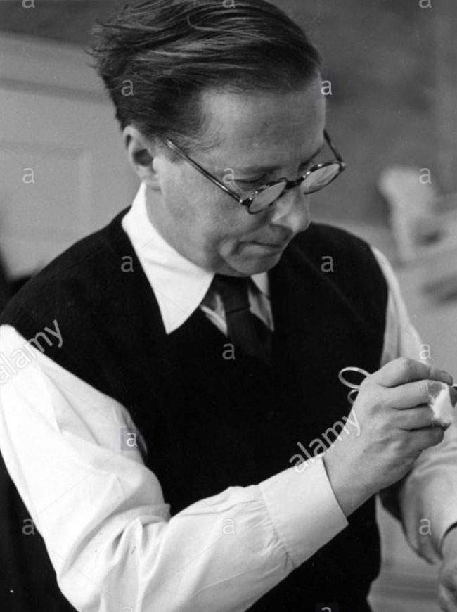 Phil Leakey – The Hammer Graveyard